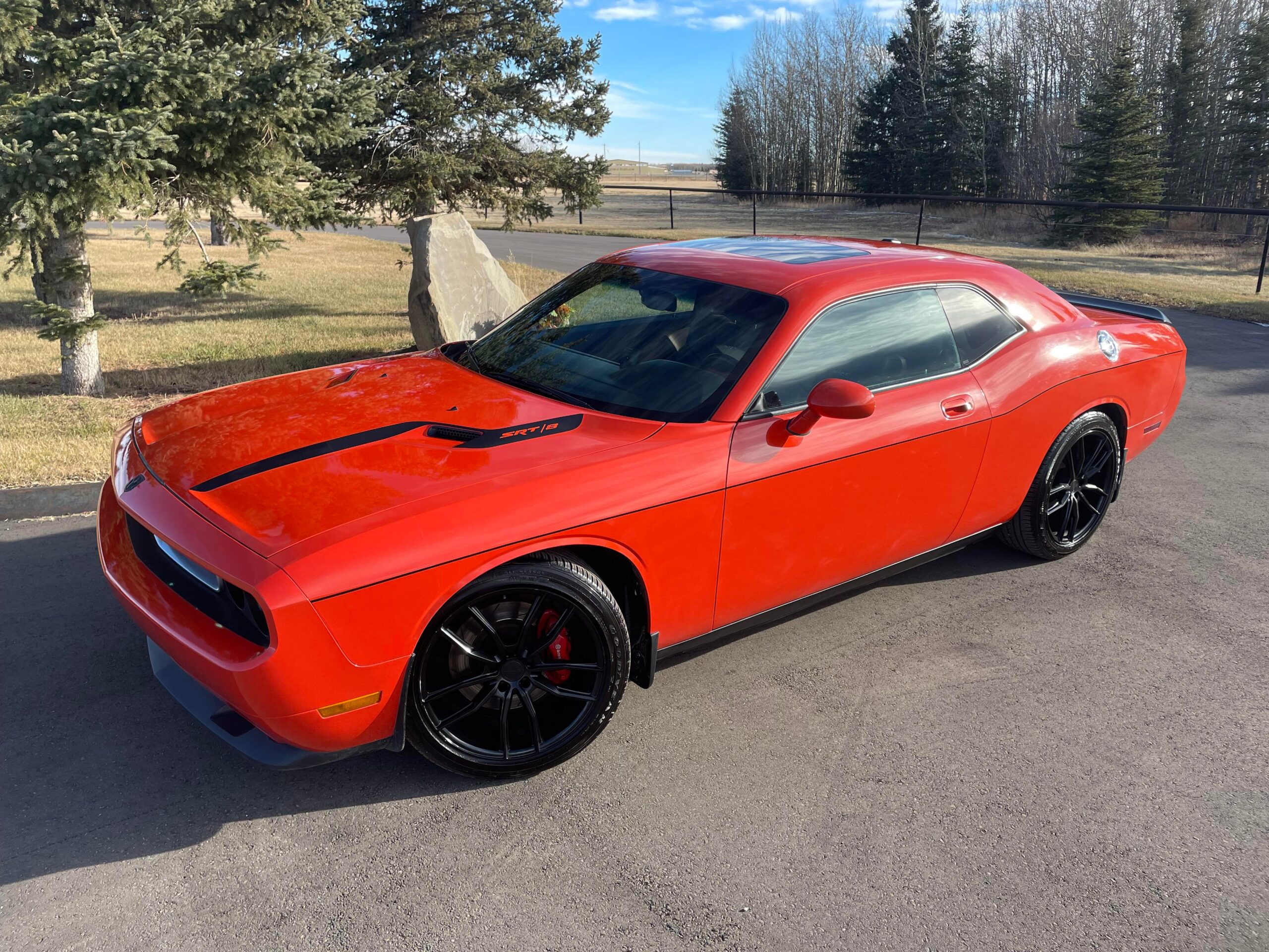 2010 Dodge Challenger SRT8**Clean carfax**Hemi Orange**75,554kms ...