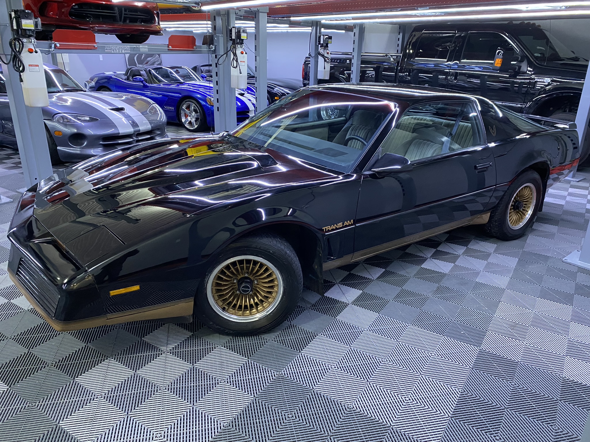 1983 Pontiac TRANS AM Firebird**All Original**58,892 Kms!! | Unique ...