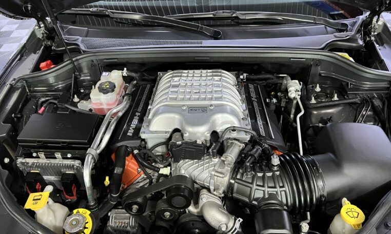 2018 Jeep Trackhawk **ONLY 38,989Kms** Factory 707HP Monster! | Unique ...